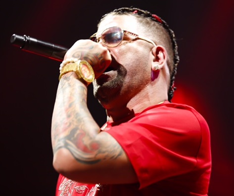 El consagrado rapero Mc Ceja llega a México como el rey indiscutible ...